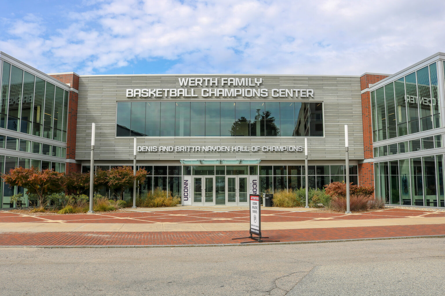 Werth Family Basketball Champions Center Training Facility | Storrs, CT ...